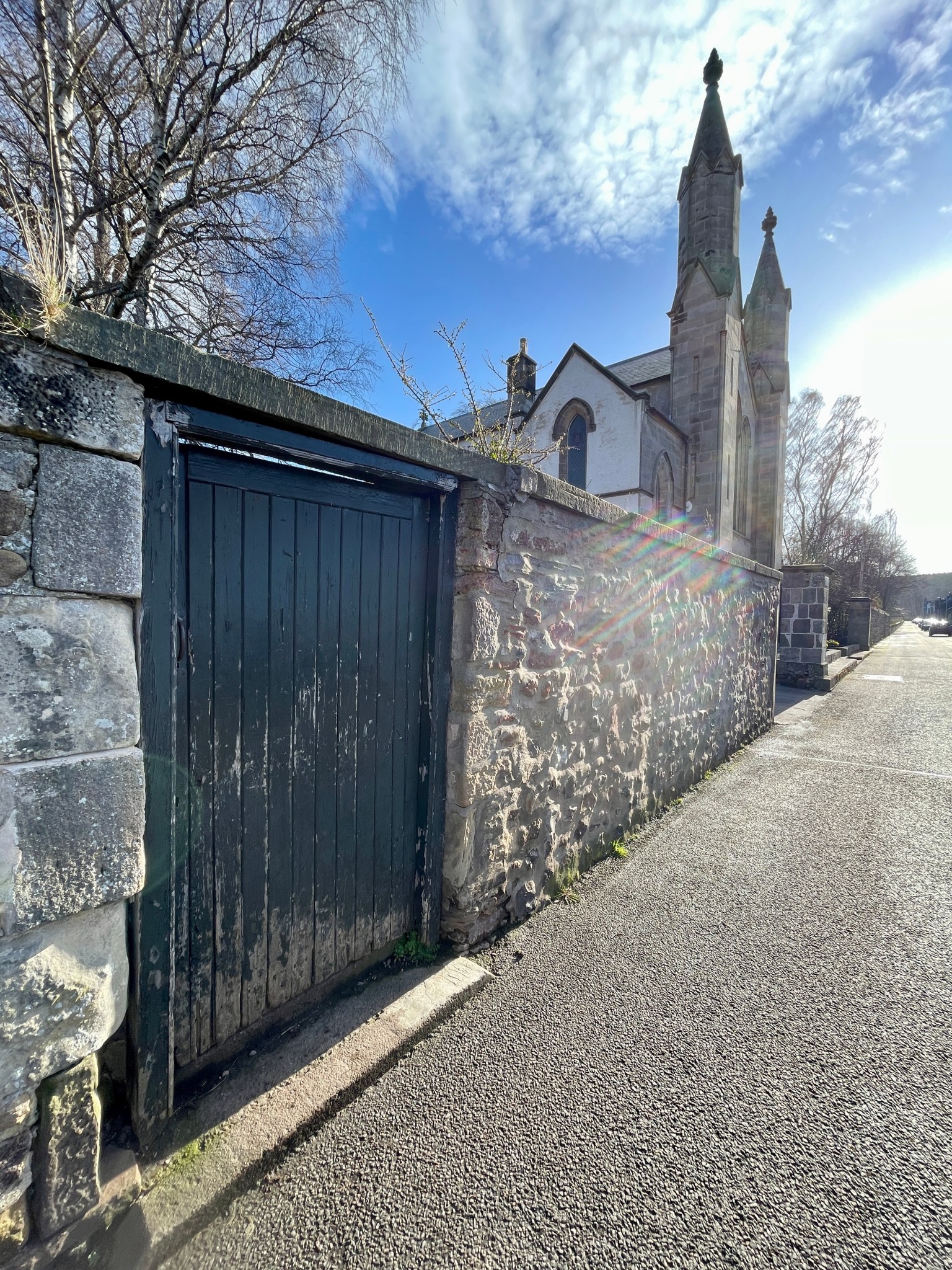 Through the Green door, Fochabers – Tracy Goes Outside